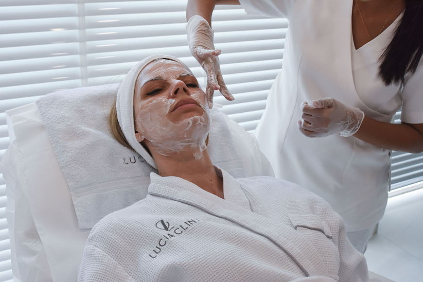 Top 4 non-surgical procedures that make your skin shin